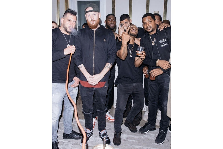 DRAKE SPOTTED WEARING YEEZY – HOMEGAME NEW YORK